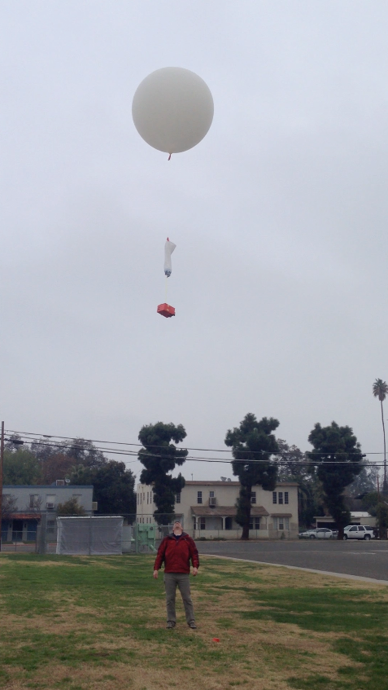 They Sent A Weather Balloon With Cameras 80,000 Feet Above Central ...