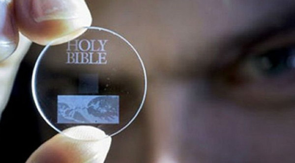 This 5D Glass Disc Can Store 360 Terabytes Of Data For 13.8 Billion Years