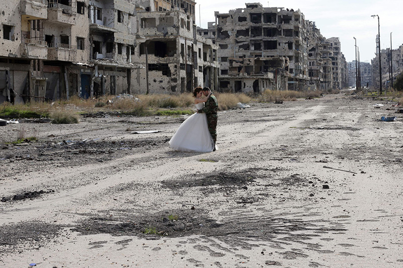 Syrian Newlyweds Take Wedding Photos Amid The Ruins Of A War-Torn City