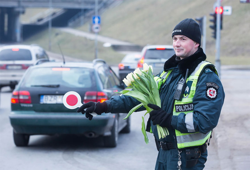 This Is What Police Officers In Lithuania Do On International Women's Day