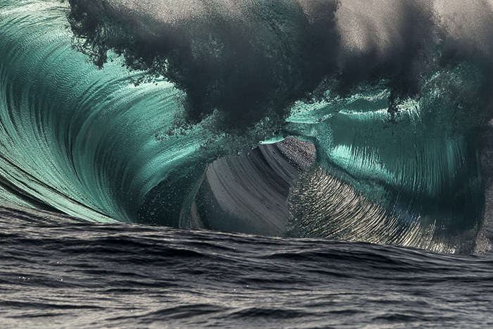 Guy Takes Mind-Boggling Photos Of Waves