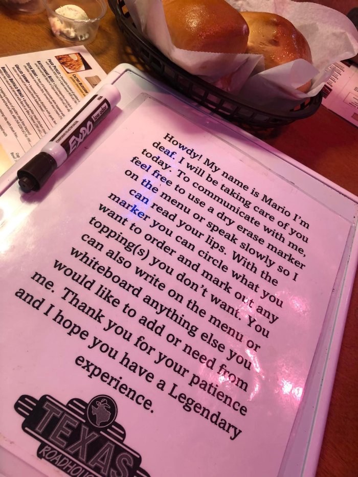 Texas Roadhouse Hired A Deaf Server texas-roadhouse-hired-a-deaf-server